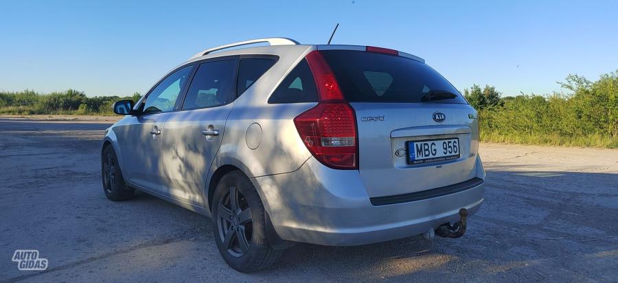 Grey Kia Ceed 2011 in Vilnius, with an engine capacity of 1.60 L and mileage of 29 thousand km for 2300 €, photo 4 on AUTOMOTO.COM.LV