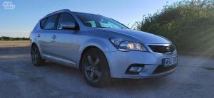 Grey Kia Ceed 2011 in Vilnius, with an engine capacity of 1.60 L and mileage of 29 thousand km for 2300 €, photo 7 on AUTOMOTO.COM.LV