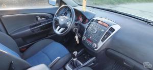 Grey Kia Ceed 2011 in Vilnius, with an engine capacity of 1.60 L and mileage of 29 thousand km for 2300 €, photo 8 on AUTOMOTO.COM.LV