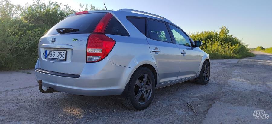 Grey Kia Ceed 2011 in Vilnius, with an engine capacity of 1.60 L and mileage of 29 thousand km for 2300 €, photo 9 on AUTOMOTO.COM.LV
