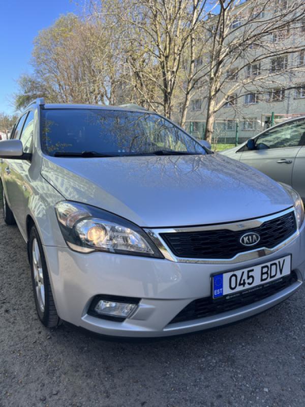 Pelēks Kia Ceed 2011 Tallina, ar dzinēja tilpumu 1.60 L un nobraukumu 209 tūkst. km par 4000 €, foto 1 vietnē AUTOMOTO.COM.LV