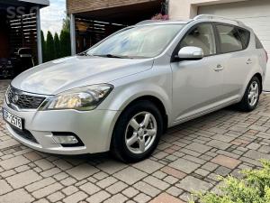 Grey Kia Ceed 2011 in Riga, with an engine capacity of 1.60 L and mileage of 251 thousand km for 3950 €, photo  on AUTOMOTO.COM.LV