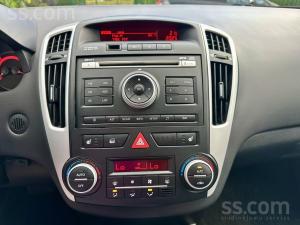 Grey Kia Ceed 2011 in Riga, with an engine capacity of 1.60 L and mileage of 251 thousand km for 3950 €, photo 11 on AUTOMOTO.COM.LV