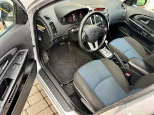Grey Kia Ceed 2011 in Riga, with an engine capacity of 1.60 L and mileage of 251 thousand km for 3950 €, photo 12 on AUTOMOTO.COM.LV