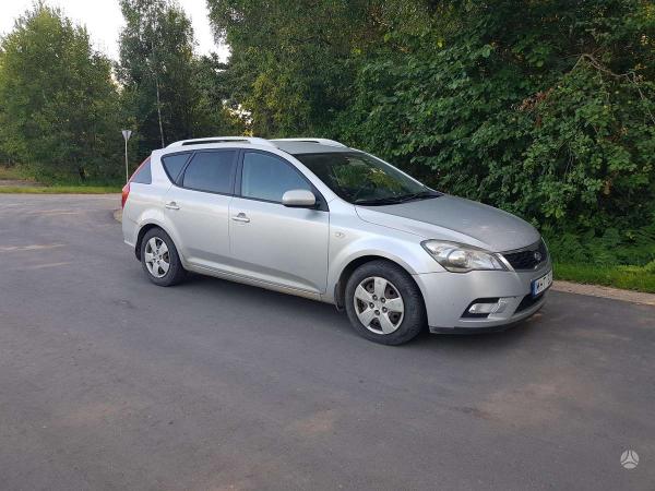 Grey Kia Ceed 2011 in Vilnius, with an engine capacity of 1.60 L and mileage of 380 thousand km for 750 €, photo 4 on AUTOMOTO.COM.LV