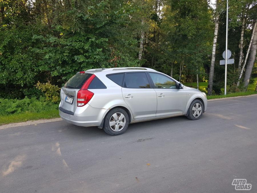 Pelēks Kia Ceed 2011 Viļņa, ar dzinēja tilpumu 1.60 L un nobraukumu 380 tūkst. km par 750 €, foto 7 vietnē AUTOMOTO.COM.LV