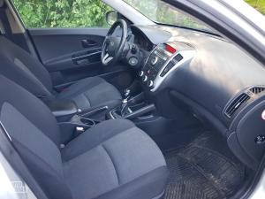 Pelēks Kia Ceed 2011 Viļņa, ar dzinēja tilpumu 1.60 L un nobraukumu 380 tūkst. km par 750 €, foto 9 vietnē AUTOMOTO.COM.LV