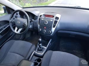 Pelēks Kia Ceed 2011 Viļņa, ar dzinēja tilpumu 1.60 L un nobraukumu 380 tūkst. km par 750 €, foto 10 vietnē AUTOMOTO.COM.LV