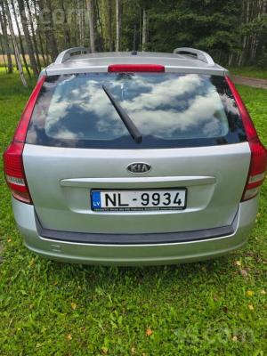Grey Kia Ceed 2011 in Valmiera, with an engine capacity of 1.60 L and mileage of 358 thousand km for 800 €, photo 4 on AUTOMOTO.COM.LV