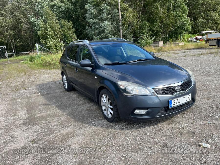 Grey Kia Ceed 2011 in Tallinn, with an engine capacity of 1.60 L and mileage of 272 thousand km for 2500 €, photo 1 on AUTOMOTO.COM.LV