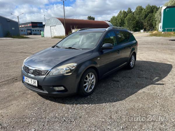 Grey Kia Ceed 2011 in Tallinn, with an engine capacity of 1.60 L and mileage of 272 thousand km for 2500 €, photo 3 on AUTOMOTO.COM.LV