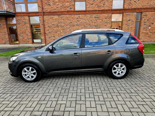 Pelēks Kia Ceed 2011 Marijampole, ar dzinēja tilpumu 1.58 L un nobraukumu 289 tūkst. km par 2850 €, foto 5 vietnē AUTOMOTO.COM.LV