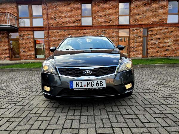 Pelēks Kia Ceed 2011 Marijampole, ar dzinēja tilpumu 1.58 L un nobraukumu 289 tūkst. km par 2850 €, foto 8 vietnē AUTOMOTO.COM.LV