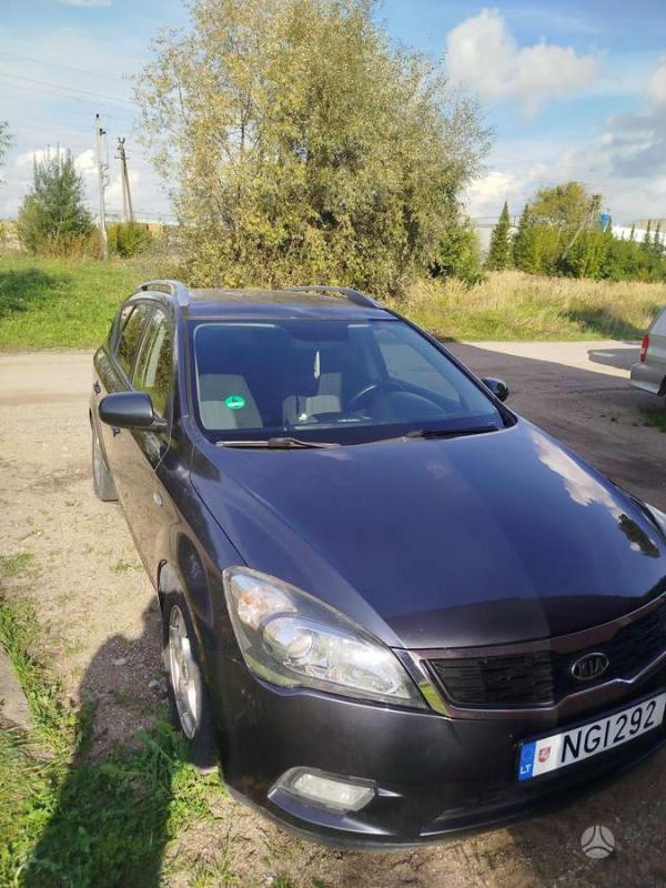 Pelēks Kia Ceed 2011 Kauņa, ar dzinēja tilpumu 1.60 L un nobraukumu 225 tūkst. km par 2300 €, foto 1 vietnē AUTOMOTO.COM.LV