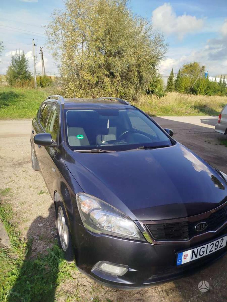 Pelēks Kia Ceed 2011 Kauņa, ar dzinēja tilpumu 1.60 L un nobraukumu 225 tūkst. km par 2300 €, foto 1 vietnē AUTOMOTO.COM.LV