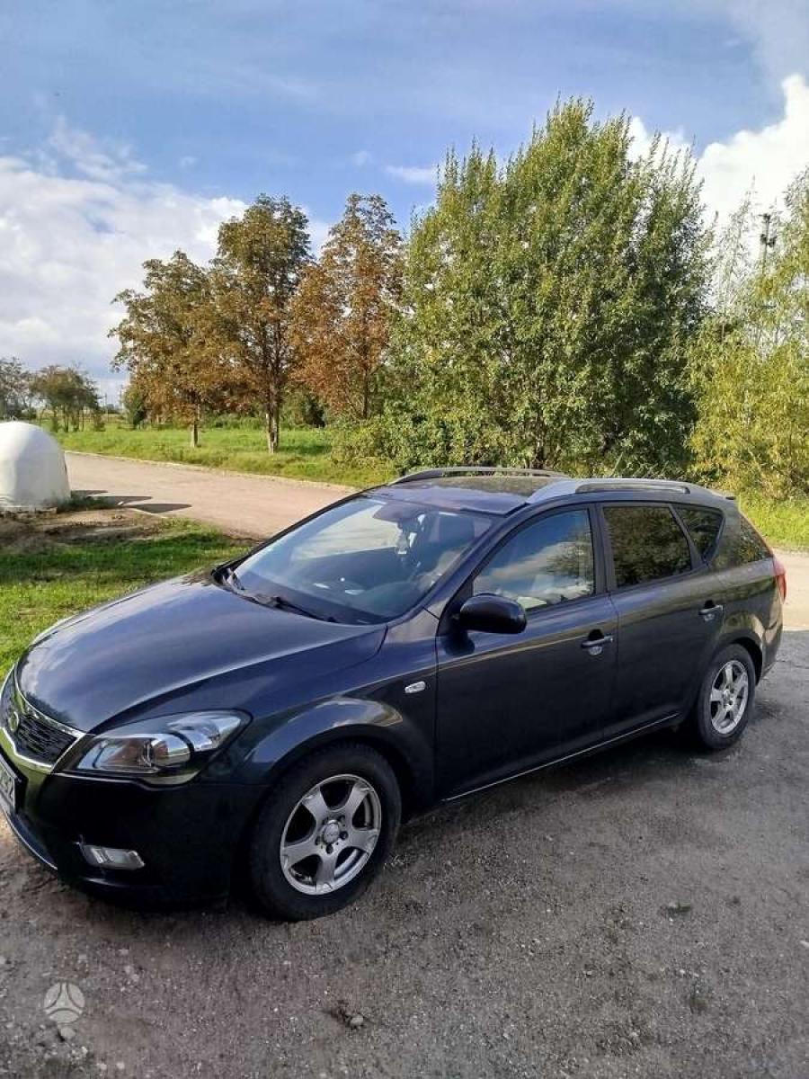 Pelēks Kia Ceed 2011 Kauņa, ar dzinēja tilpumu 1.60 L un nobraukumu 225 tūkst. km par 2300 €, foto 4 vietnē AUTOMOTO.COM.LV