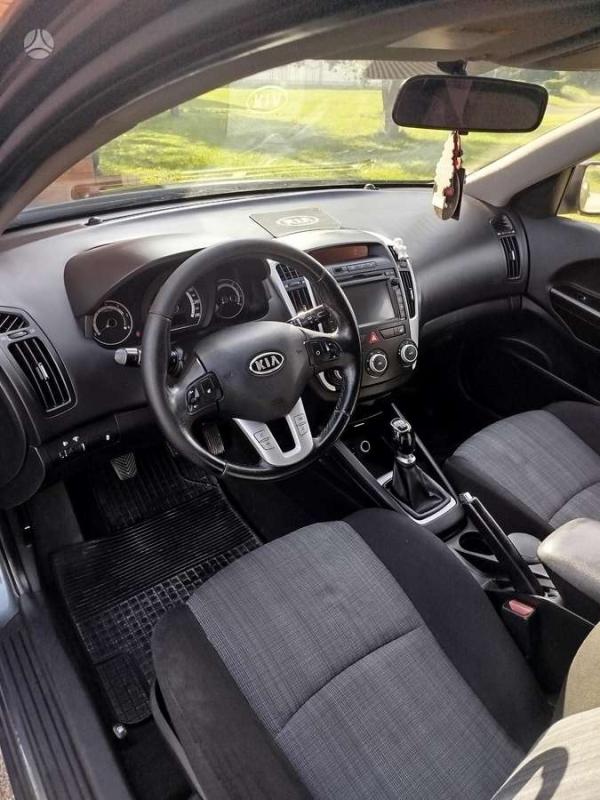 Pelēks Kia Ceed 2011 Kauņa, ar dzinēja tilpumu 1.60 L un nobraukumu 225 tūkst. km par 2300 €, foto 8 vietnē AUTOMOTO.COM.LV