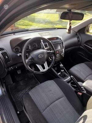 Pelēks Kia Ceed 2011 Kauņa, ar dzinēja tilpumu 1.60 L un nobraukumu 225 tūkst. km par 2300 €, foto 8 vietnē AUTOMOTO.COM.LV