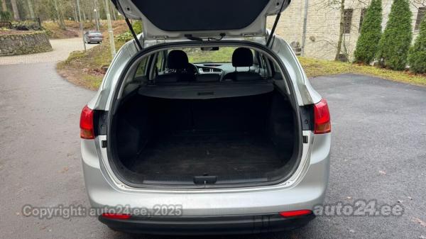 Grey Kia Ceed 2012 in Tallinn, with an engine capacity of 1.40 L and mileage of 325 thousand km for 3900 €, photo 11 on AUTOMOTO.COM.LV