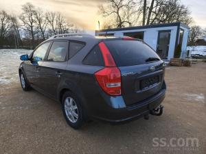 Pelēks Kia Ceed 2012 Kuldīga, ar dzinēja tilpumu 1.60 L un nobraukumu 269 tūkst. km par 3750 €, foto 4 vietnē AUTOMOTO.COM.LV