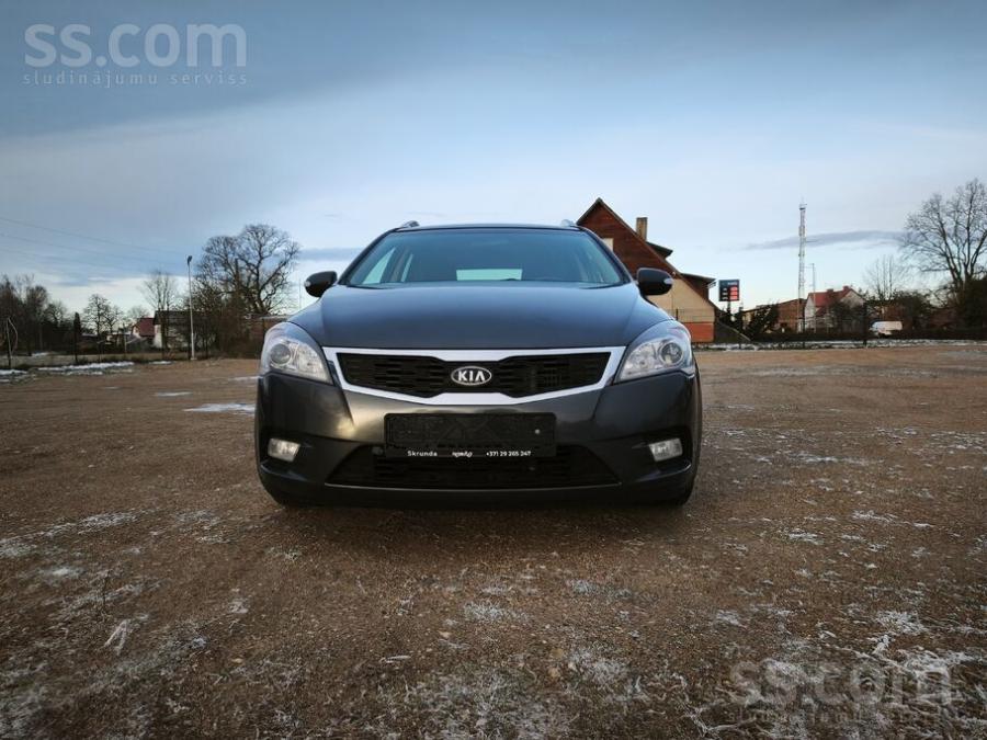 Pelēks Kia Ceed 2012 Kuldīga, ar dzinēja tilpumu 1.60 L un nobraukumu 269 tūkst. km par 3750 €, foto 5 vietnē AUTOMOTO.COM.LV
