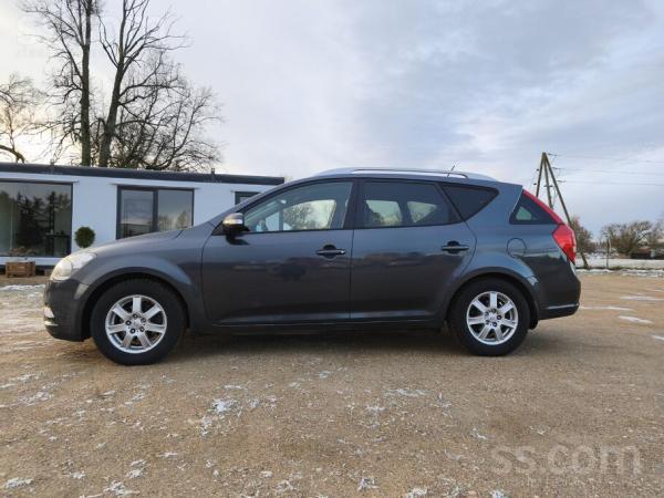 Grey Kia Ceed 2012 in Kuldiga, with an engine capacity of 1.60 L and mileage of 269 thousand km for 3750 €, photo 6 on AUTOMOTO.COM.LV