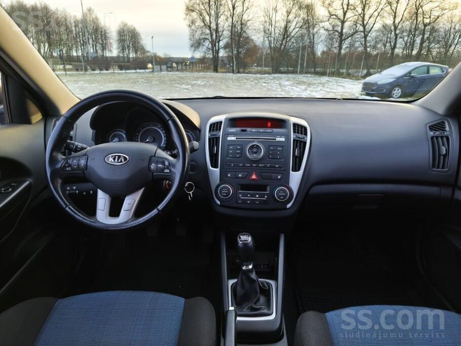 Pelēks Kia Ceed 2012 Kuldīga, ar dzinēja tilpumu 1.60 L un nobraukumu 269 tūkst. km par 3750 €, foto 14 vietnē AUTOMOTO.COM.LV