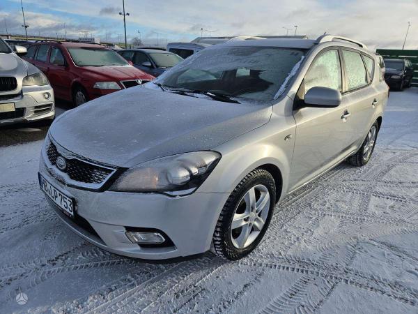 Pelēks Kia Ceed 2012 Marijampole, ar dzinēja tilpumu 1.40 L un nobraukumu 196 tūkst. km par 2100 €, foto 1 vietnē AUTOMOTO.COM.LV
