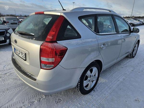 Pelēks Kia Ceed 2012 Marijampole, ar dzinēja tilpumu 1.40 L un nobraukumu 196 tūkst. km par 2100 €, foto 5 vietnē AUTOMOTO.COM.LV