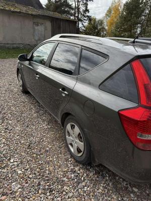 Pelēks Kia Ceed 2012 Trakai, ar dzinēja tilpumu 1.58 L un nobraukumu 278 tūkst. km par 1850 €, foto 4 vietnē AUTOMOTO.COM.LV