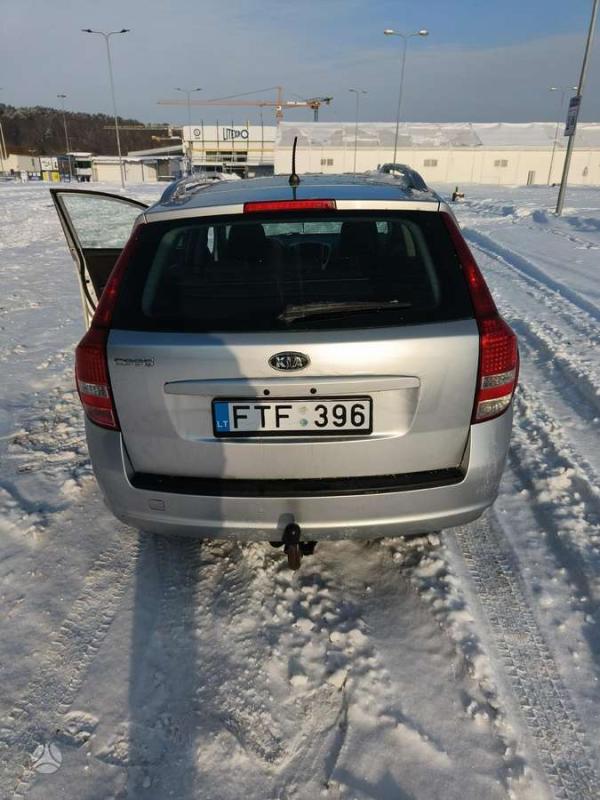Grey Kia Ceed 2012 in Vilnius, with an engine capacity of 1.58 L and mileage of 263 thousand km for 1900 €, photo 5 on AUTOMOTO.COM.LV