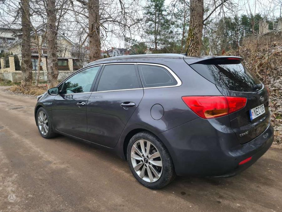 Pelēks Kia Ceed 2012 Viļņa, ar dzinēja tilpumu 1.60 L un nobraukumu 213 tūkst. km par 5999 €, foto 3 vietnē AUTOMOTO.COM.LV