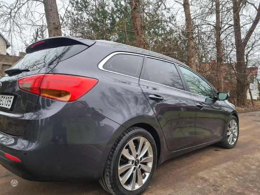 Pelēks Kia Ceed 2012 Viļņa, ar dzinēja tilpumu 1.60 L un nobraukumu 213 tūkst. km par 5999 €, foto 7 vietnē AUTOMOTO.COM.LV