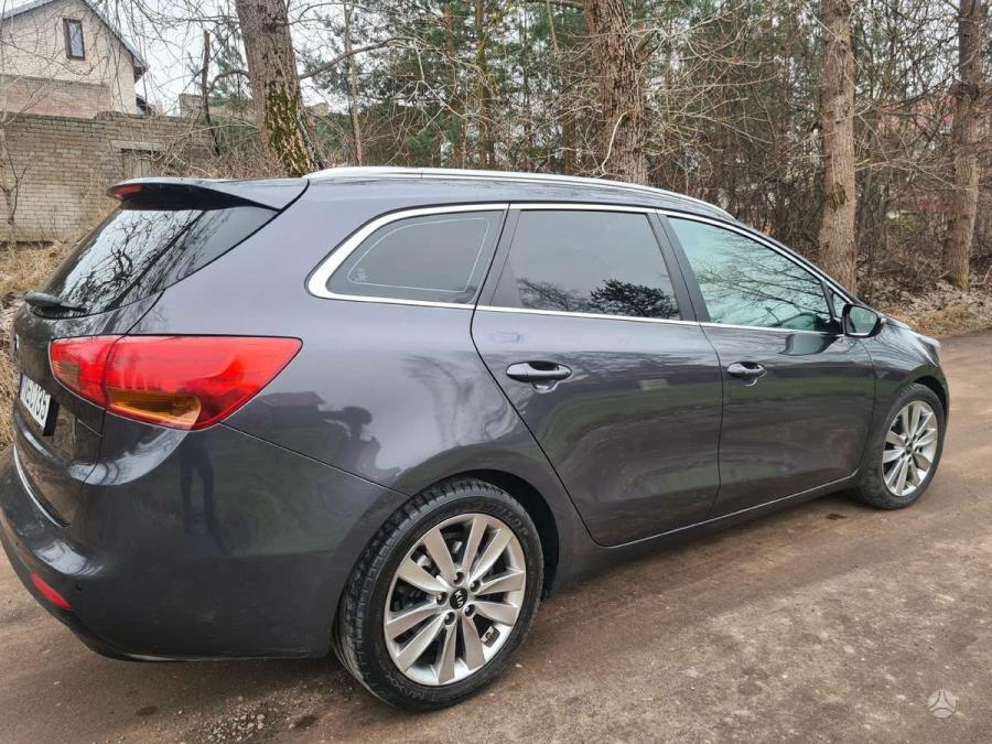 Pelēks Kia Ceed 2012 Viļņa, ar dzinēja tilpumu 1.60 L un nobraukumu 213 tūkst. km par 5999 €, foto 8 vietnē AUTOMOTO.COM.LV