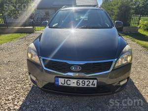 Pelēks Kia Ceed 2012 Jelgava, ar dzinēja tilpumu 1.60 L un nobraukumu 183 tūkst. km par 2800 €, foto 3 vietnē AUTOMOTO.COM.LV