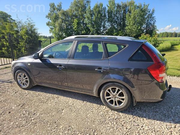 Pelēks Kia Ceed 2012 Jelgava, ar dzinēja tilpumu 1.60 L un nobraukumu 183 tūkst. km par 2800 €, foto 3 vietnē AUTOMOTO.COM.LV