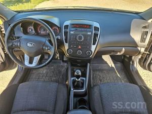 Pelēks Kia Ceed 2012 Jelgava, ar dzinēja tilpumu 1.60 L un nobraukumu 183 tūkst. km par 2800 €, foto 6 vietnē AUTOMOTO.COM.LV