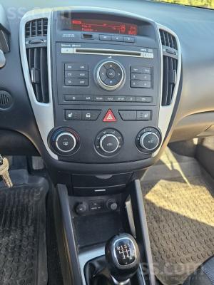 Pelēks Kia Ceed 2012 Jelgava, ar dzinēja tilpumu 1.60 L un nobraukumu 183 tūkst. km par 2800 €, foto 8 vietnē AUTOMOTO.COM.LV