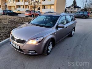 Grey Kia Ceed 2012 in Riga, with an engine capacity of 1.60 L and mileage of 230 thousand km for 2000 €, photo  on AUTOMOTO.COM.LV