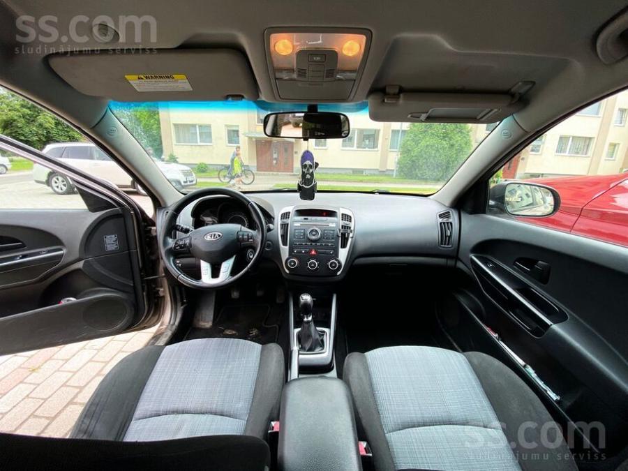 Pelēks Kia Ceed 2012 Rīga, ar dzinēja tilpumu 1.60 L un nobraukumu 230 tūkst. km par 2000 €, foto 6 vietnē AUTOMOTO.COM.LV