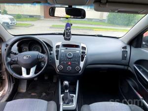 Pelēks Kia Ceed 2012 Rīga, ar dzinēja tilpumu 1.60 L un nobraukumu 230 tūkst. km par 2000 €, foto 7 vietnē AUTOMOTO.COM.LV