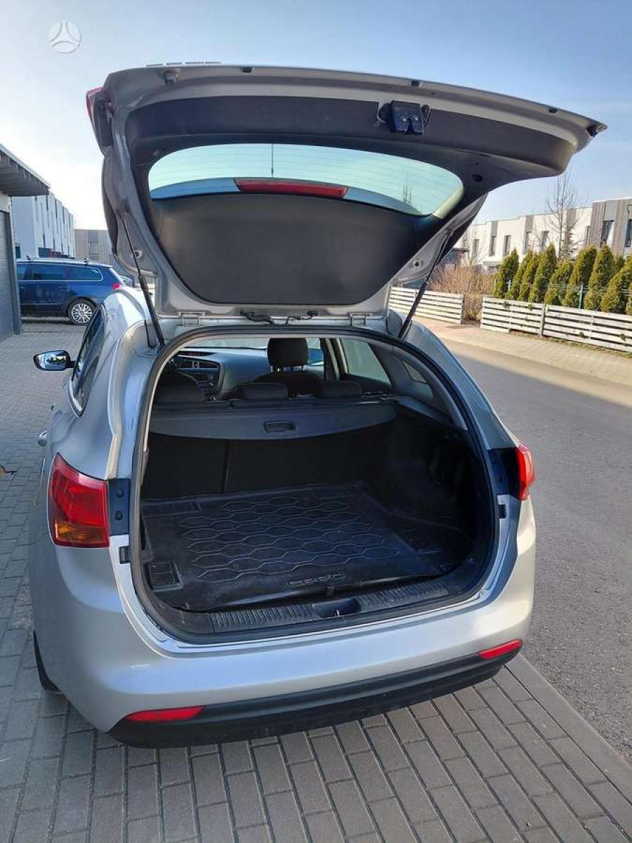 Grey Kia Ceed 2013 in Vilnius, with an engine capacity of 1.40 L and mileage of 266 thousand km for 2900 €, photo 6 on AUTOMOTO.COM.LV