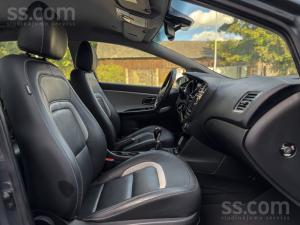 Pelēks Kia Ceed 2013 Jelgava, ar dzinēja tilpumu 1.60 L un nobraukumu 146 tūkst. km par 5500 €, foto 13 vietnē AUTOMOTO.COM.LV