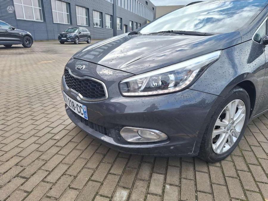 Pelēks Kia Ceed 2013 Tauragė, ar dzinēja tilpumu 1.60 L un nobraukumu 270 tūkst. km par 2400 €, foto 3 vietnē AUTOMOTO.COM.LV