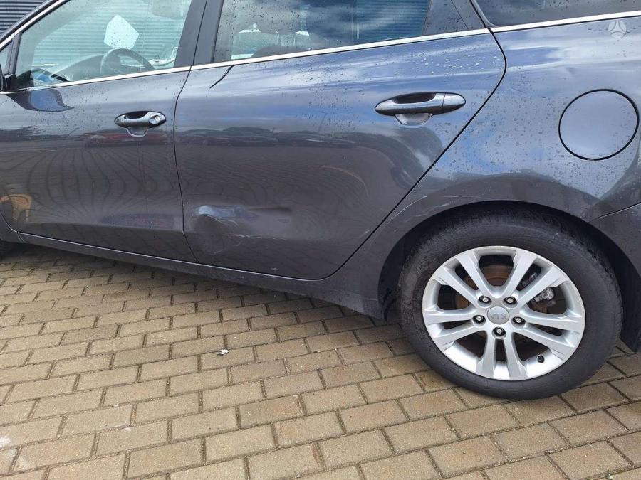 Pelēks Kia Ceed 2013 Tauragė, ar dzinēja tilpumu 1.60 L un nobraukumu 270 tūkst. km par 2400 €, foto 5 vietnē AUTOMOTO.COM.LV