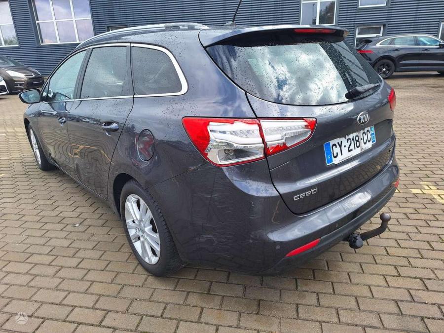 Pelēks Kia Ceed 2013 Tauragė, ar dzinēja tilpumu 1.60 L un nobraukumu 270 tūkst. km par 2400 €, foto 6 vietnē AUTOMOTO.COM.LV