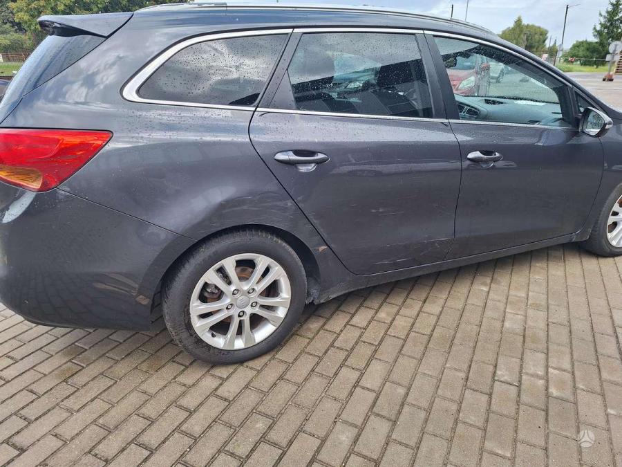 Pelēks Kia Ceed 2013 Tauragė, ar dzinēja tilpumu 1.60 L un nobraukumu 270 tūkst. km par 2400 €, foto 9 vietnē AUTOMOTO.COM.LV