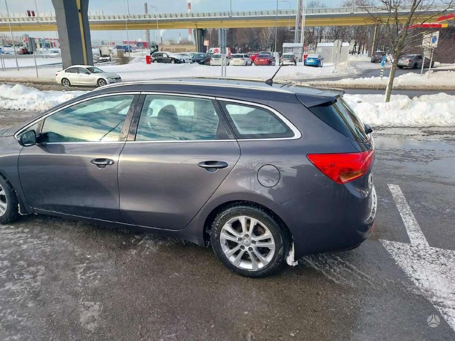 Grey Kia Ceed 2014 in Klaipeda, with an engine capacity of 1.59 L and mileage of 278 thousand km for 3600 €, photo 5 on AUTOMOTO.COM.LV