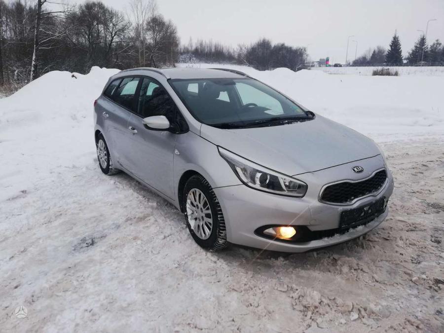 Grey Kia Ceed 2014 in Utena, with an engine capacity of 1.58 L and mileage of 282 thousand km for 4550 €, photo 1 on AUTOMOTO.COM.LV