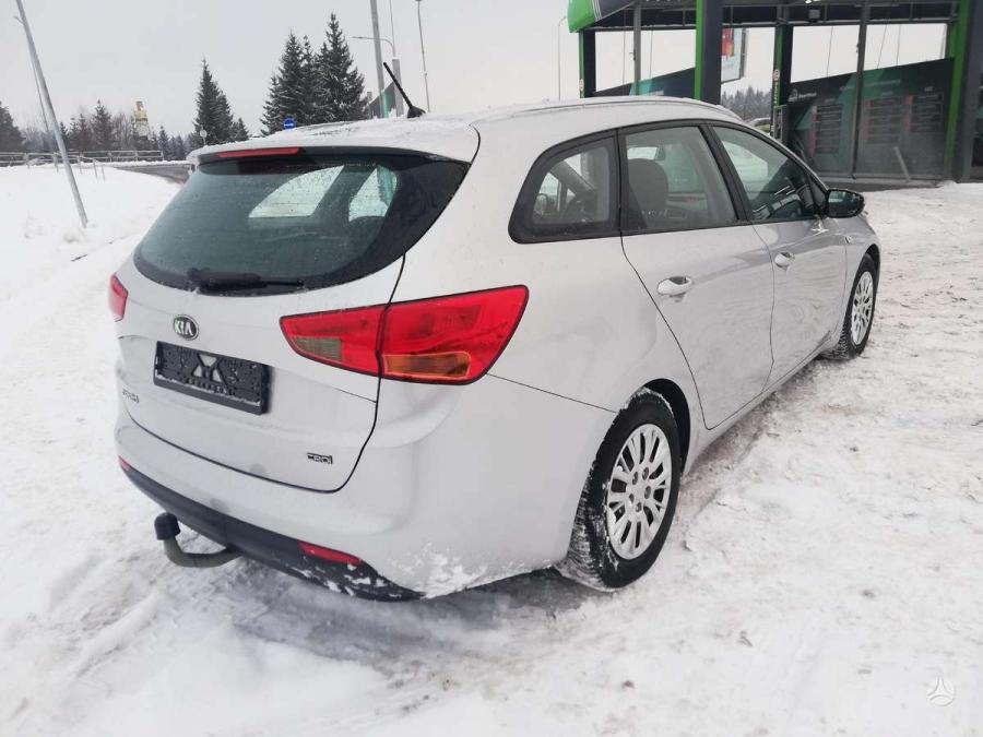Grey Kia Ceed 2014 in Utena, with an engine capacity of 1.58 L and mileage of 282 thousand km for 4550 €, photo 3 on AUTOMOTO.COM.LV